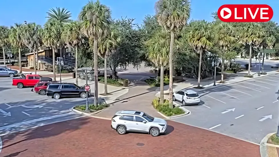 Live Webcam Brownwood Paddock Square, FL